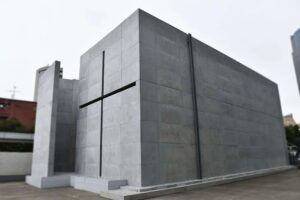 Tadao Ando: Blending Nature with Concrete Elegance – UGREEN